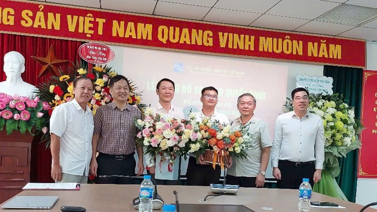 Nhà báo Phạm Văn Anh được bổ nhiệm làm Phó Tổng Biên tập Tạp chí Điện tử và Ứng dụng